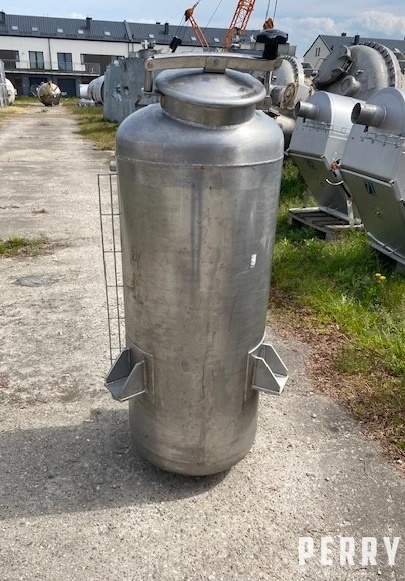 Used 110 L Stainless Steel Tanks U2411-17 | Perry Equipment