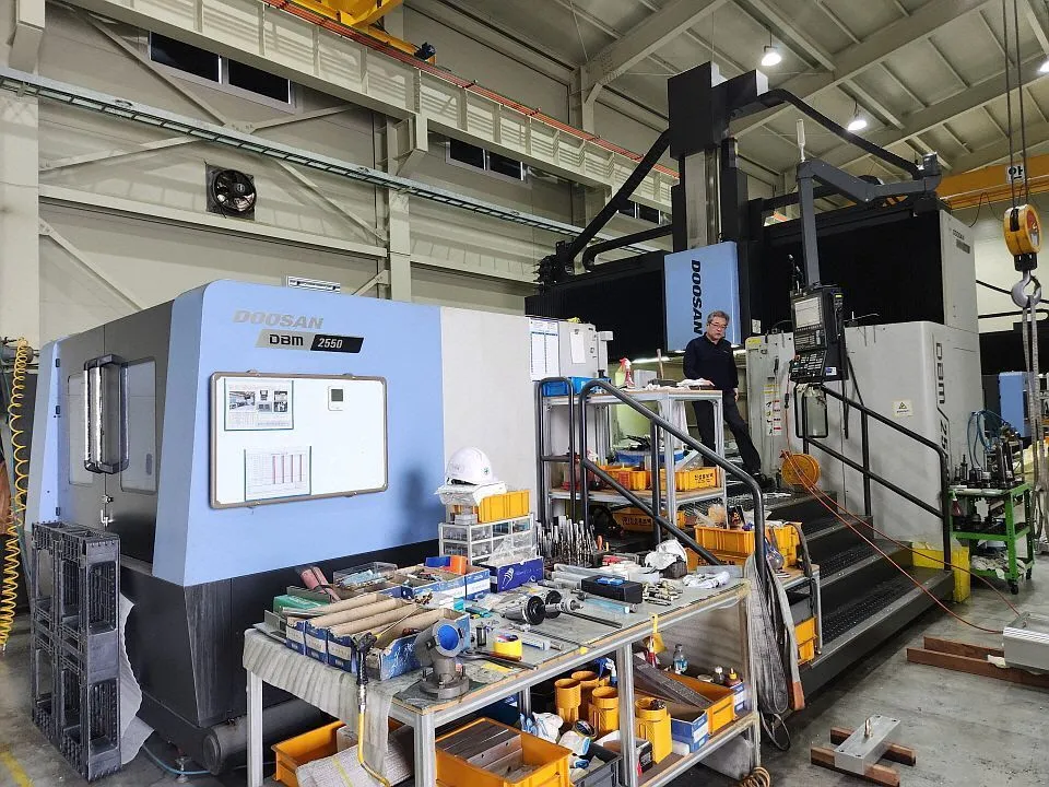 Used 2019 DOOSAN DBM-2550 VMC Gantry / Bridge Type CNC 9926 | USED CNC