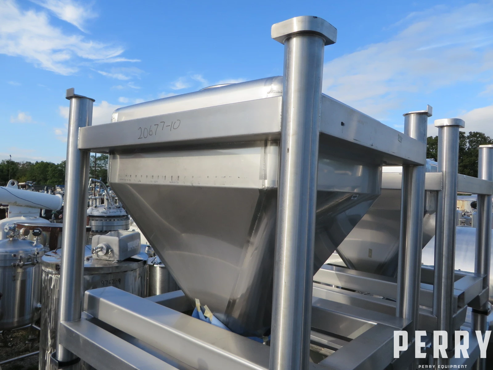 Used TOTE INC 12 Cubic Foot Bin 20677-10 | Perry Equipment