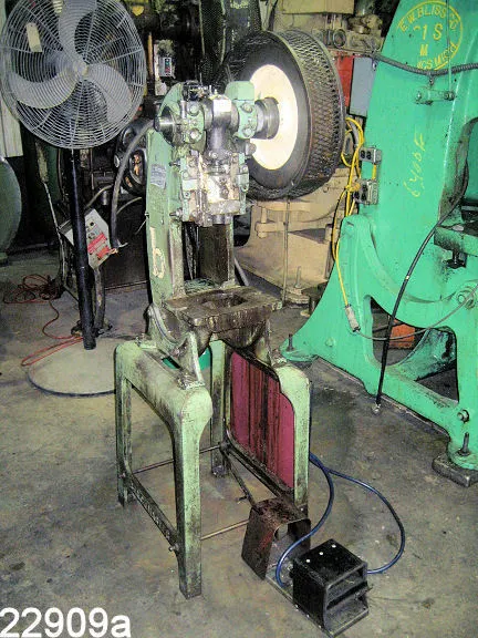 Used BENCHMASTER 83 OBI Punch Press 22909 | Kempler Industries