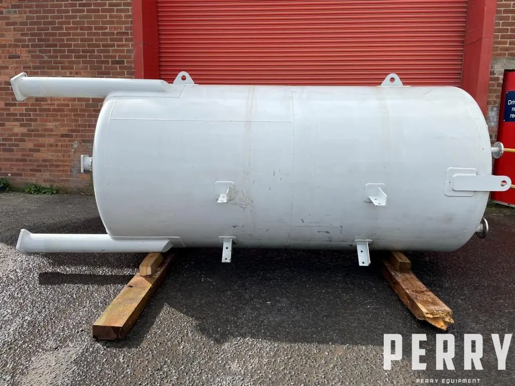Used MC 5,700 Litre Stainless Steel Tanks L1565-01 | Perry Equipment