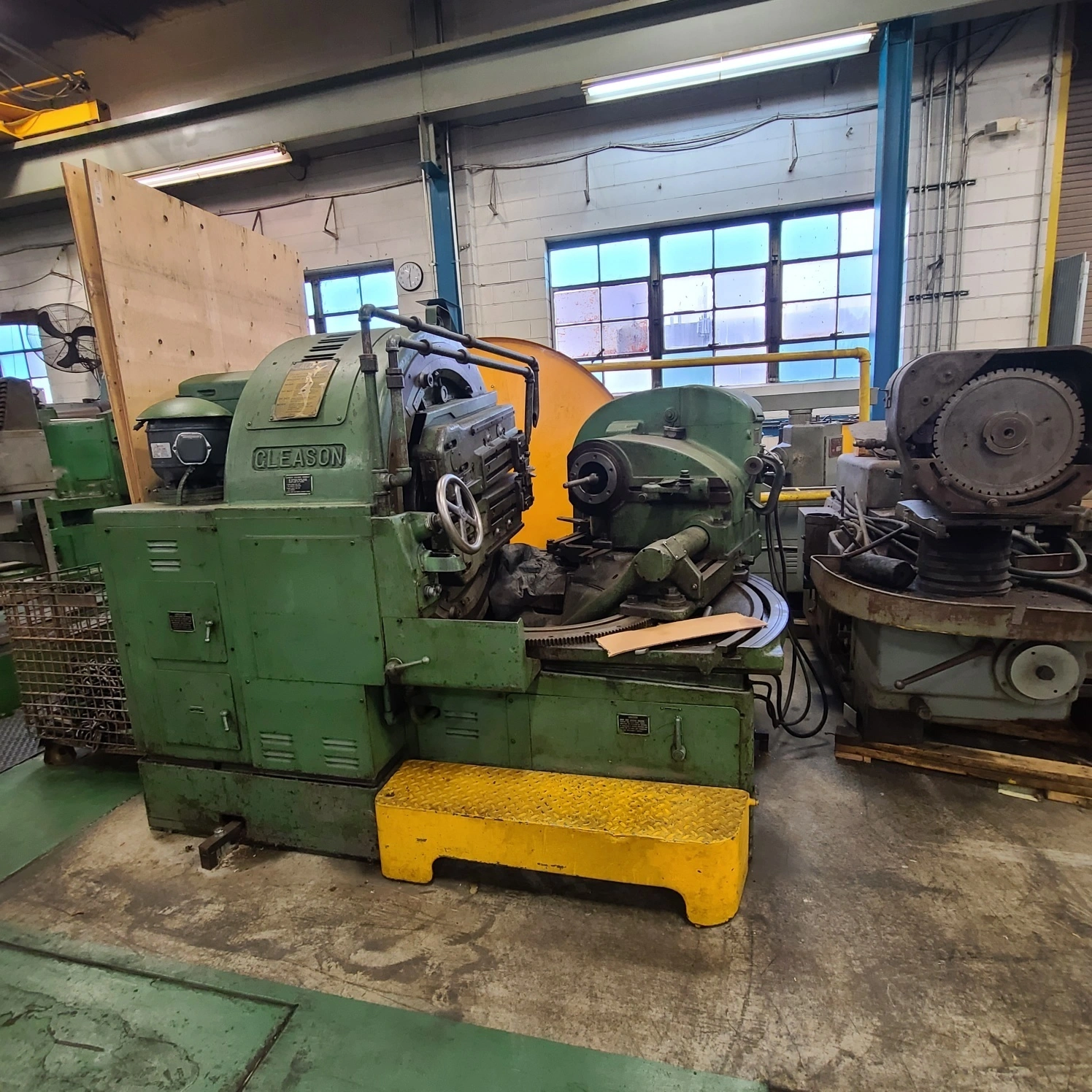 Used GLEASON 24A BEVEL GEAR GENERATORS STRAIGHT 16633950 | Piselli ...