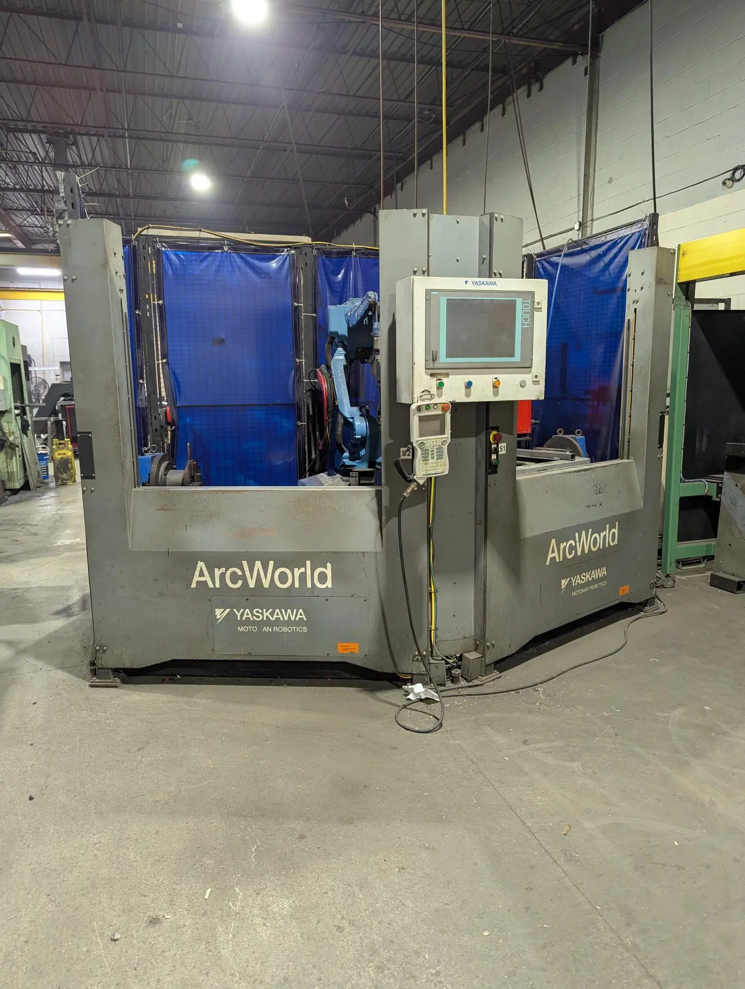 Used YASKAWA MOTOMAN Dual Headstocks Dual Table Auto Doors Single ...