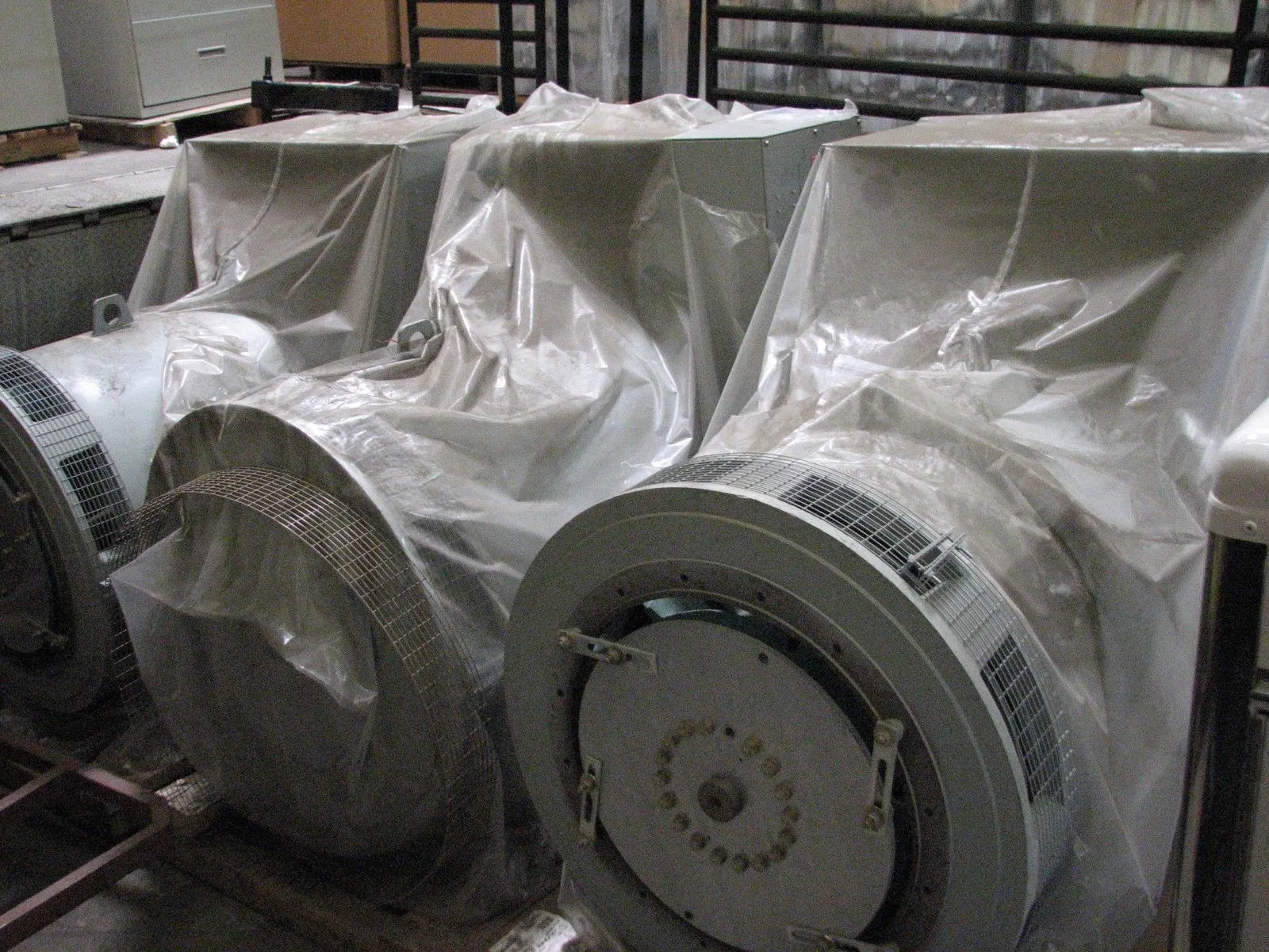 Item# A8125 - Magnamax 741RSL4045 1000KW, 480V Generator End (3 ...