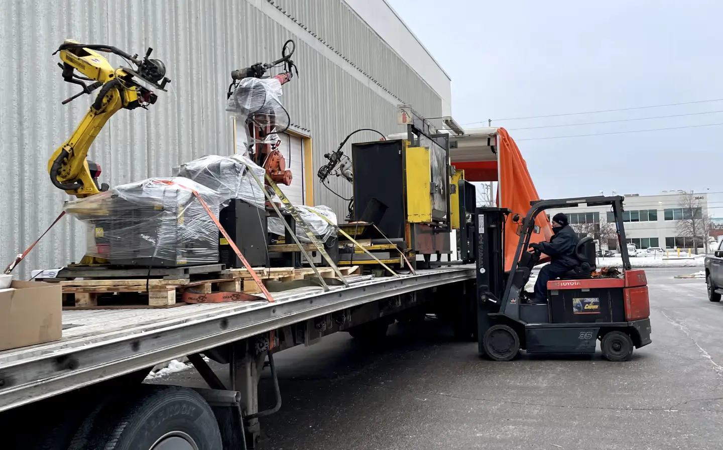 The Benefits of Selling Surplus Industrial Equipment | ListingHippo