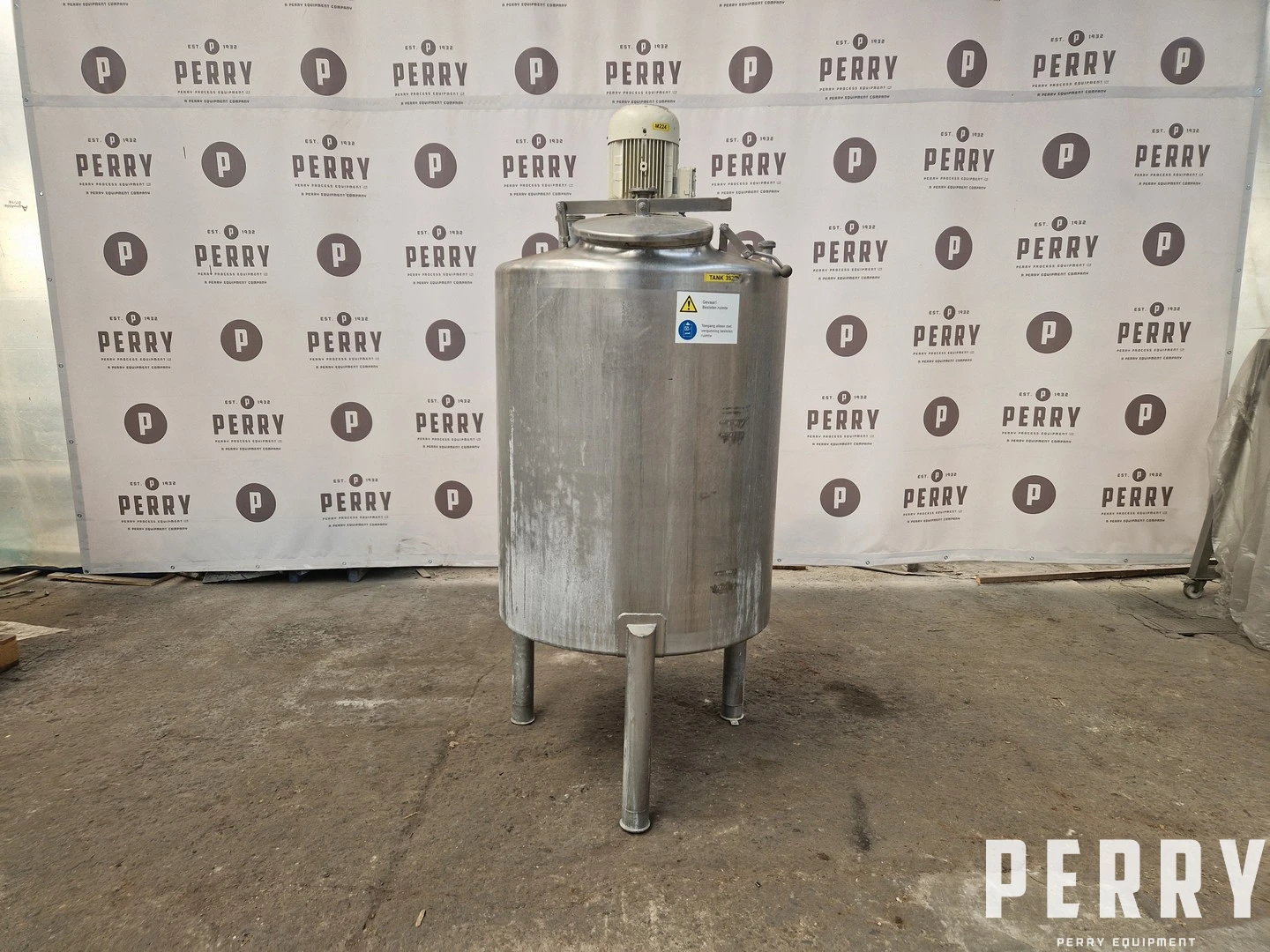 Used 1,000 LITERS Stainless Steel Tanks H4425-3 | Perry Equipment