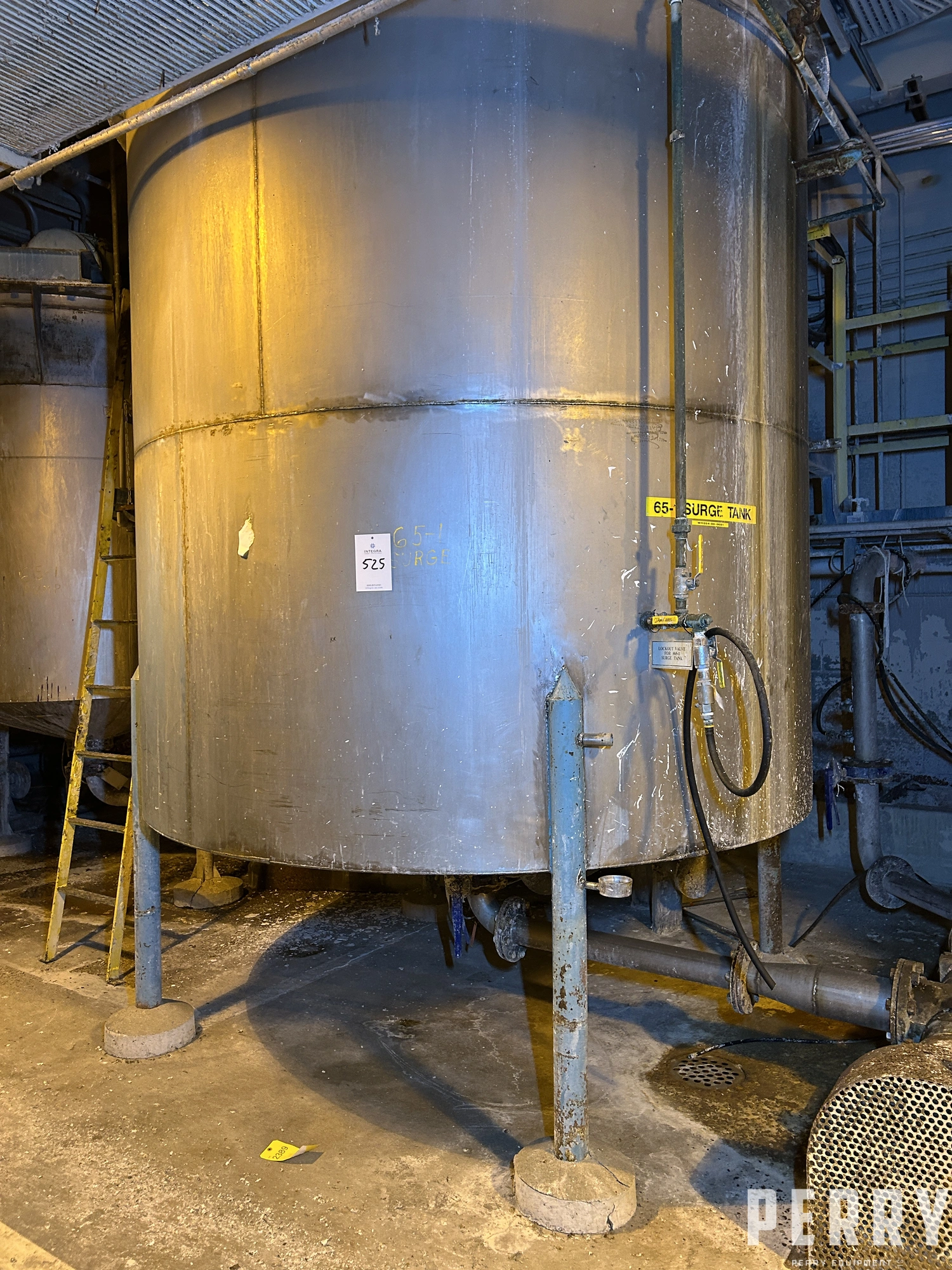 Used Tank S/S -2000 To 3999 Gal. (H=height, L=length) V889-525 | Perry ...