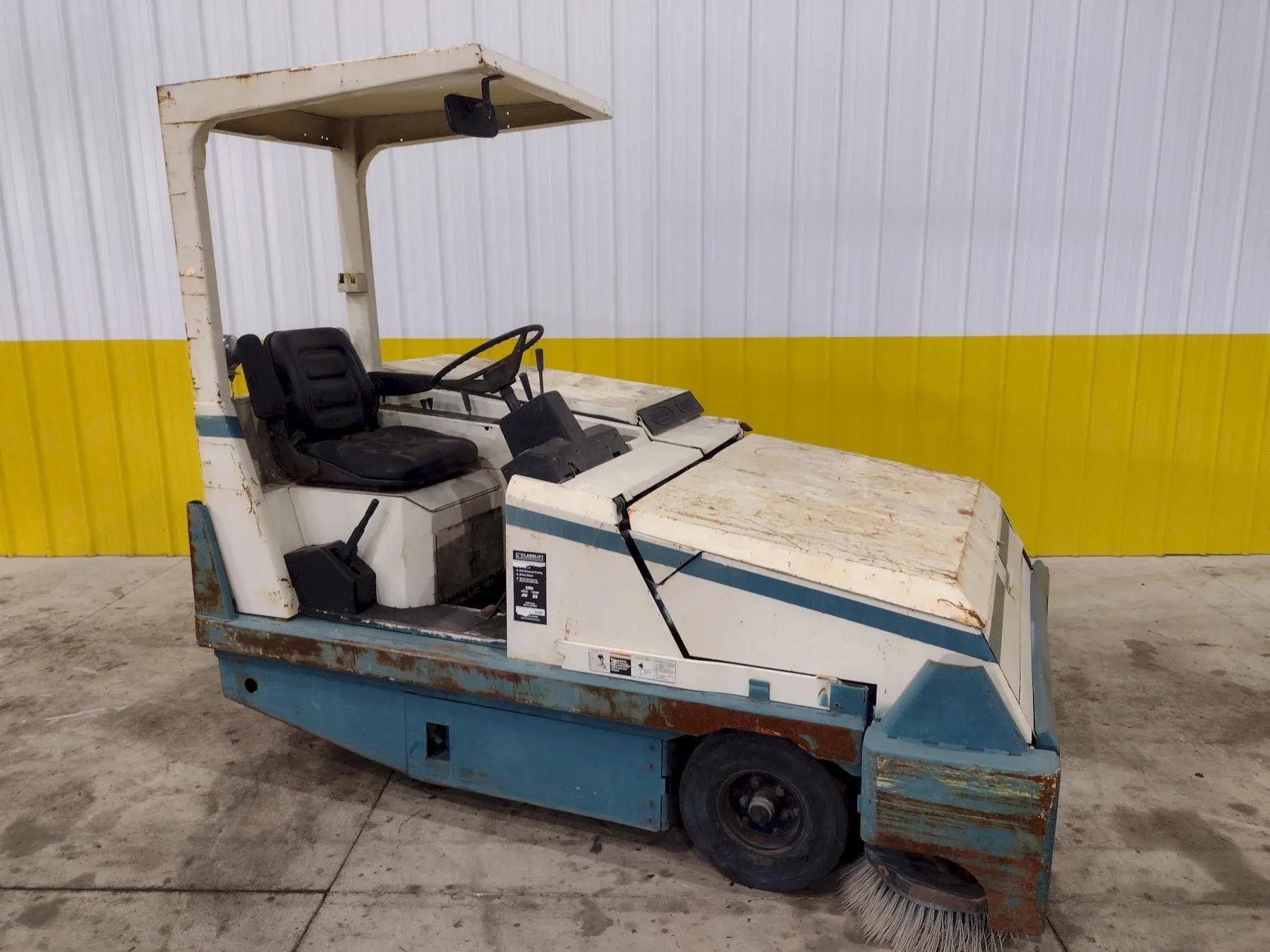 TENNANT MODEL #360 POWERED FLOOR SWEEPER: STOCK #21128 Sweepers in Ohio ...