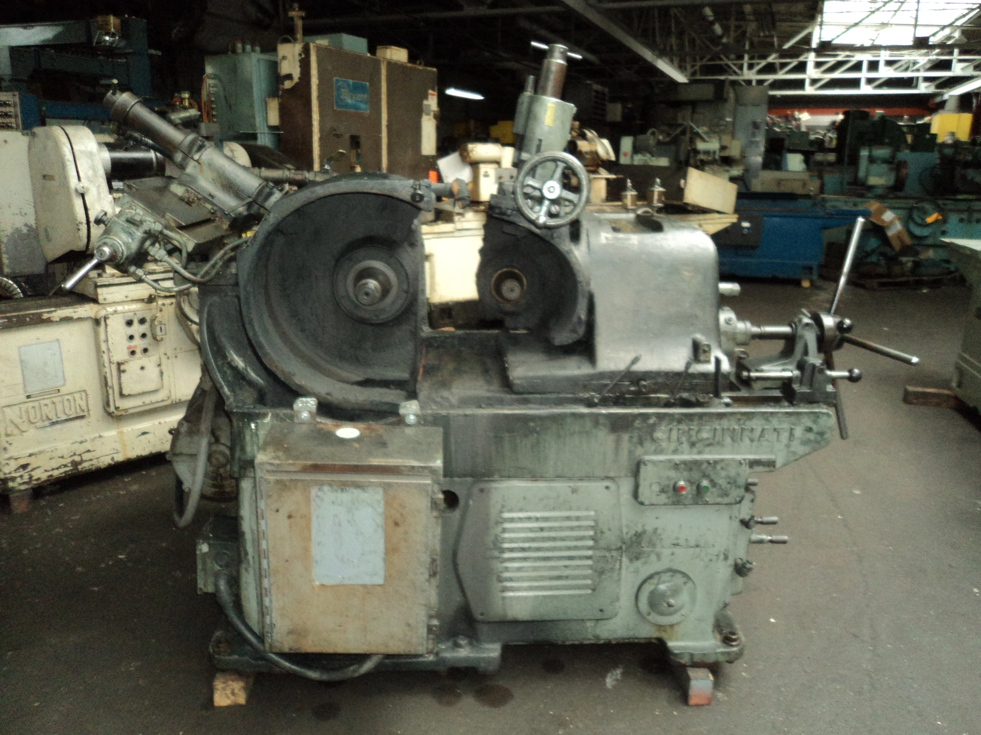 Used CINCINNATI #2 EA GRINDERS, CENTERLESS 8127 | GCH Machinery