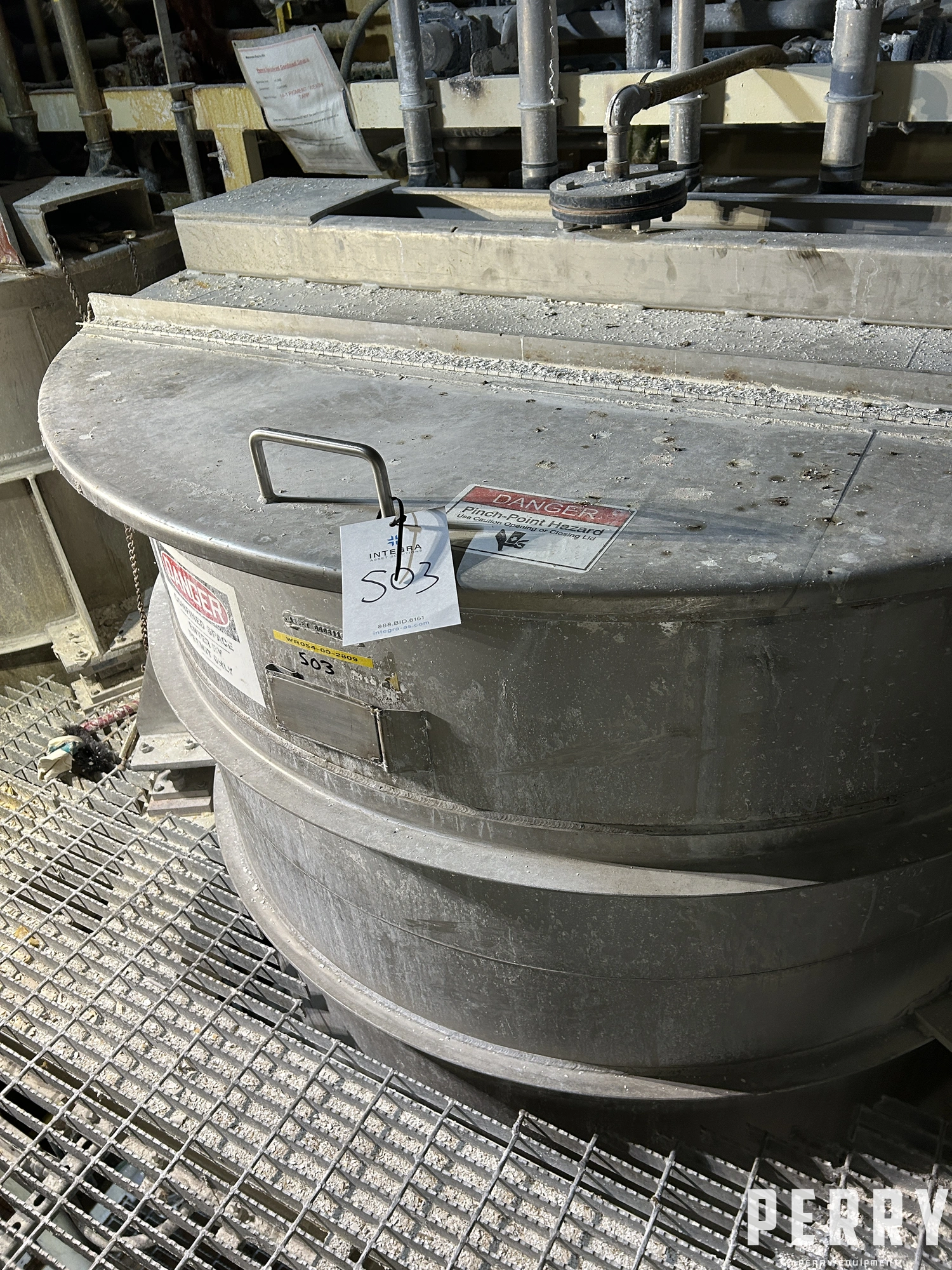 Used 1993 850 GALLON Stainless Steel Tanks V889-503 | Perry Equipment