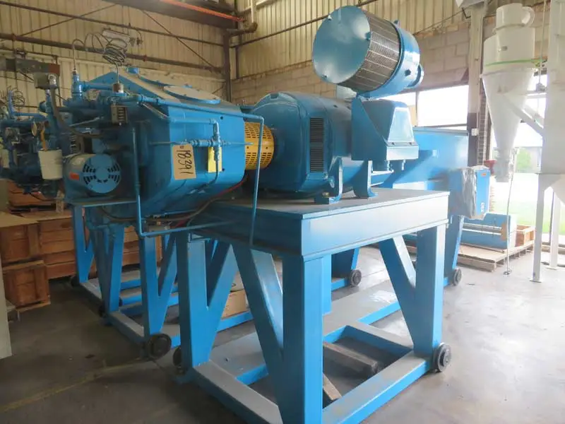 Used 1995 GLOUCESTER ENGINEERING CO Extruders, High Boy 3.6" - 4.5 ...