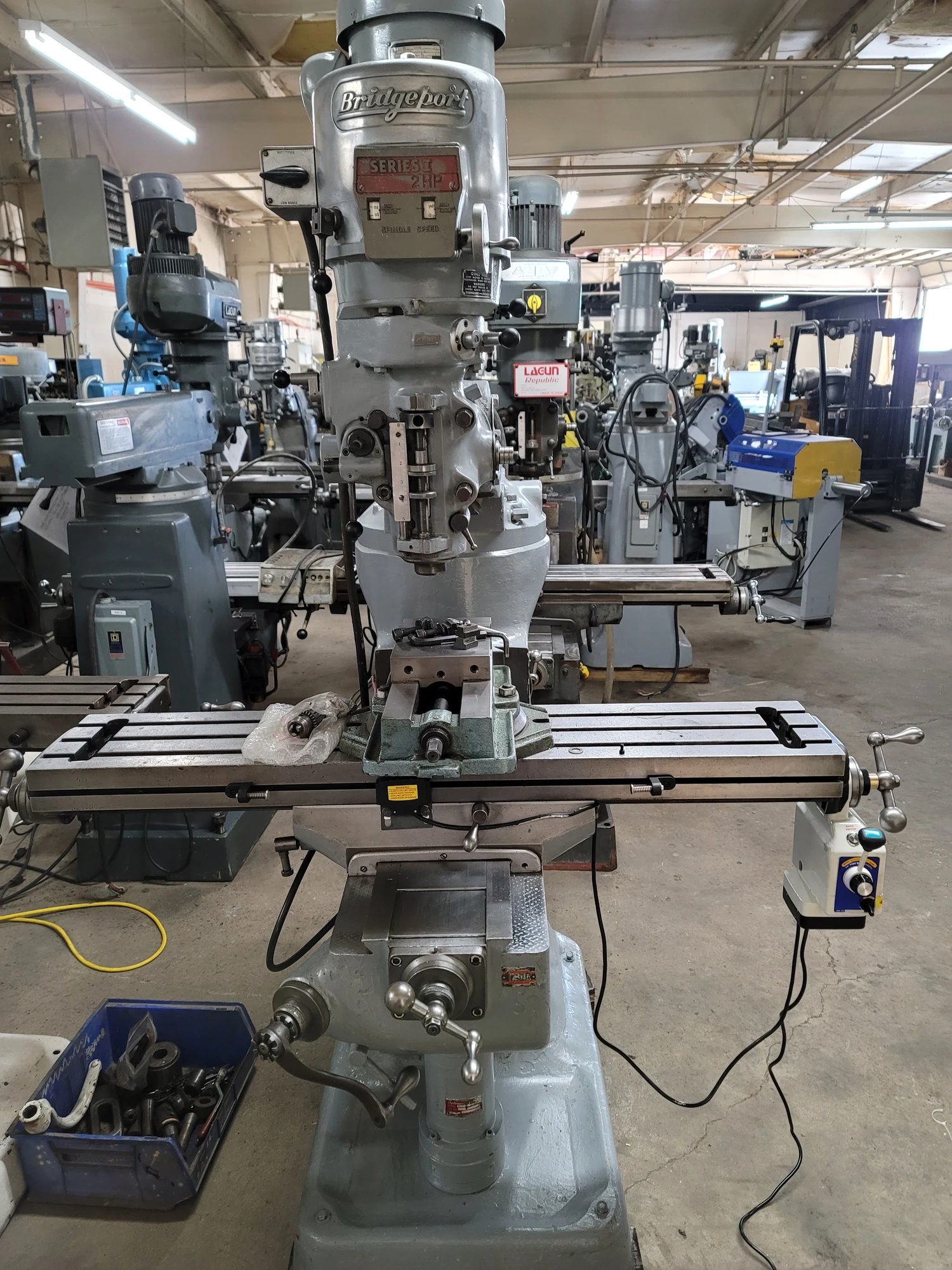 Used BRIDGEPORT SERIES 1 Mills, Vertical 1499 | Machinery Central