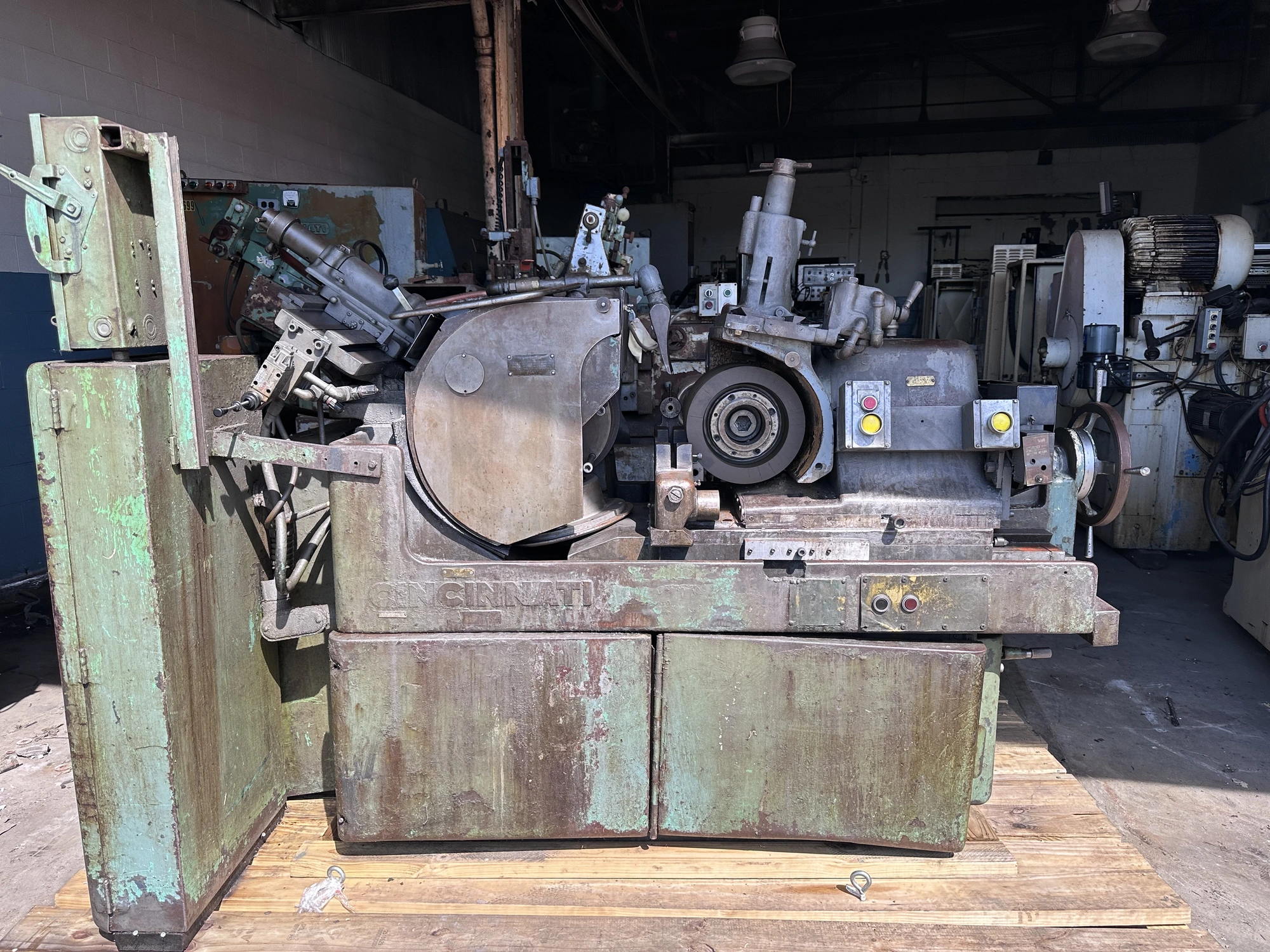 Used CINCINNATI #2 OM GRINDERS, CENTERLESS 8575 | GCH Machinery