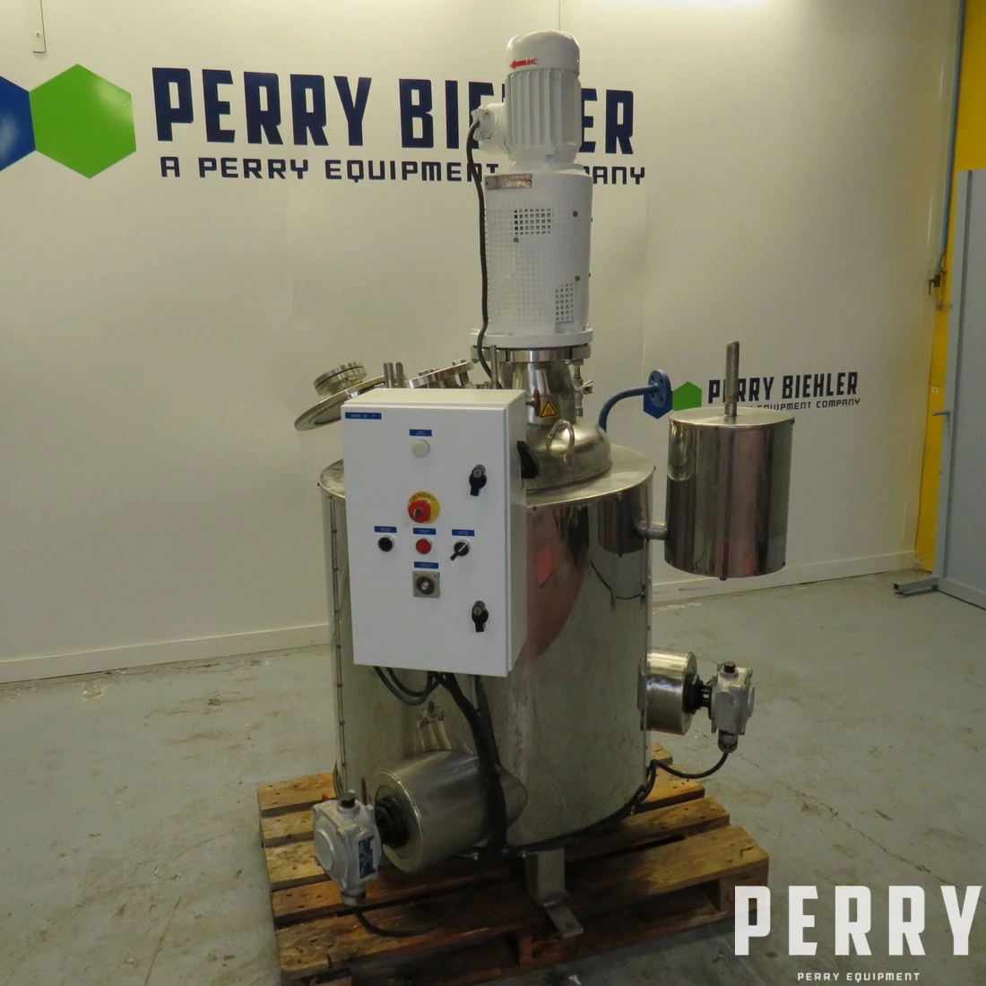 Used Stainless Steel Tanks (Europe) B0161-130 | Perry Equipment