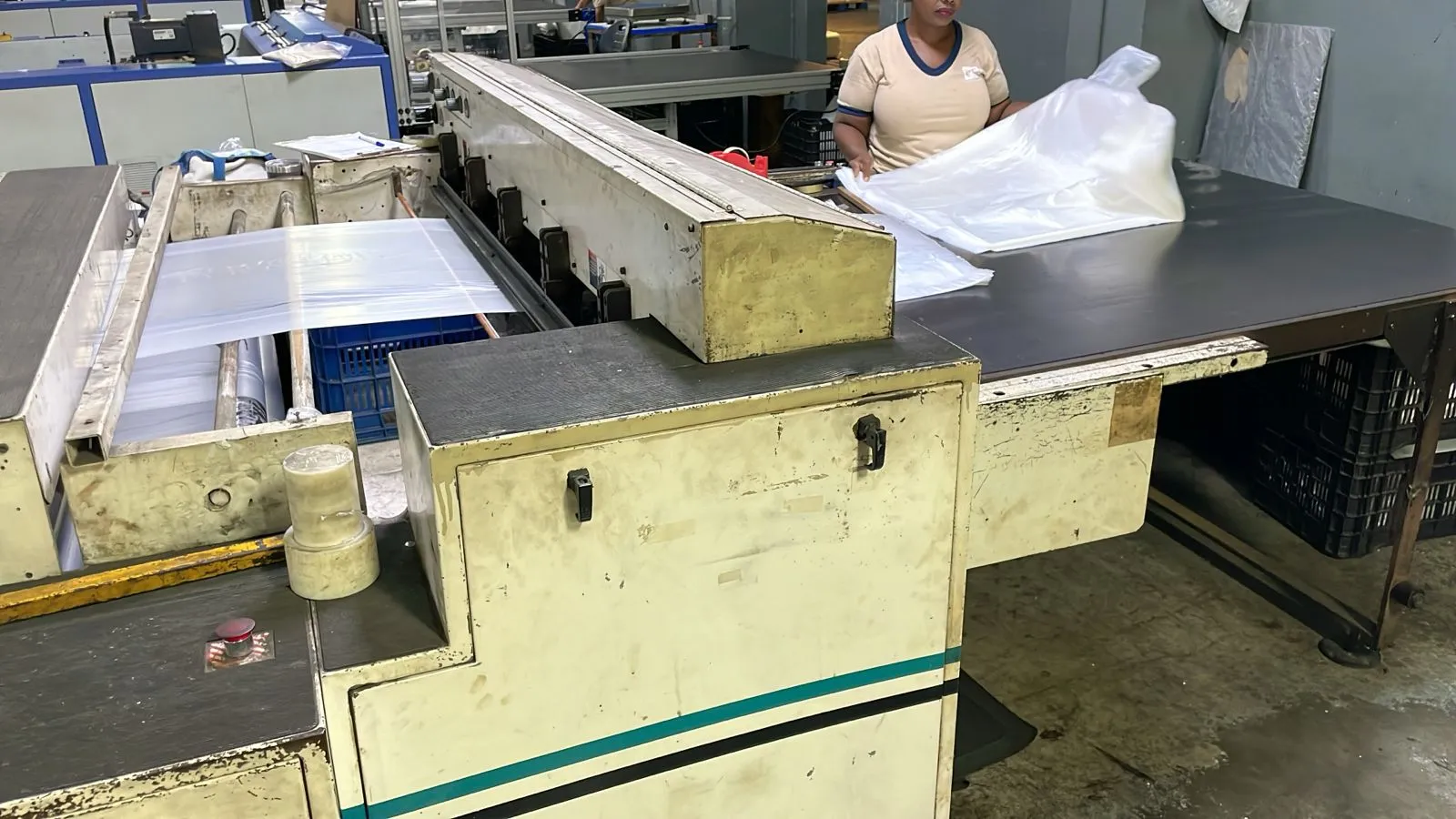 Used 1998 AMPLAS M-1416 S Bag Machines, Bottom Seal out of line 904537. ...