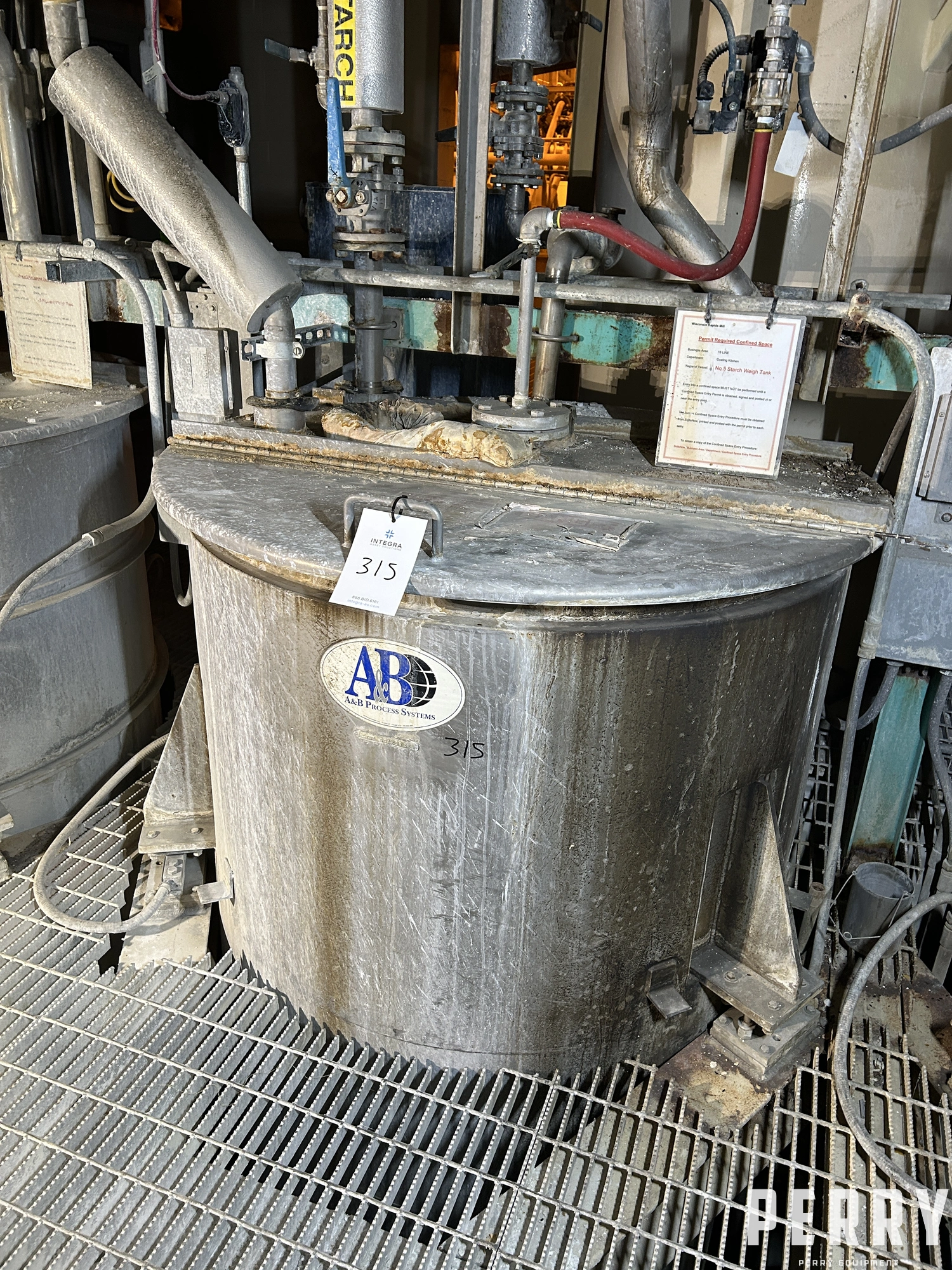 Used STAINLESS STEEL TANK 780 GALLON Stainless Steel Tanks V889-315 ...