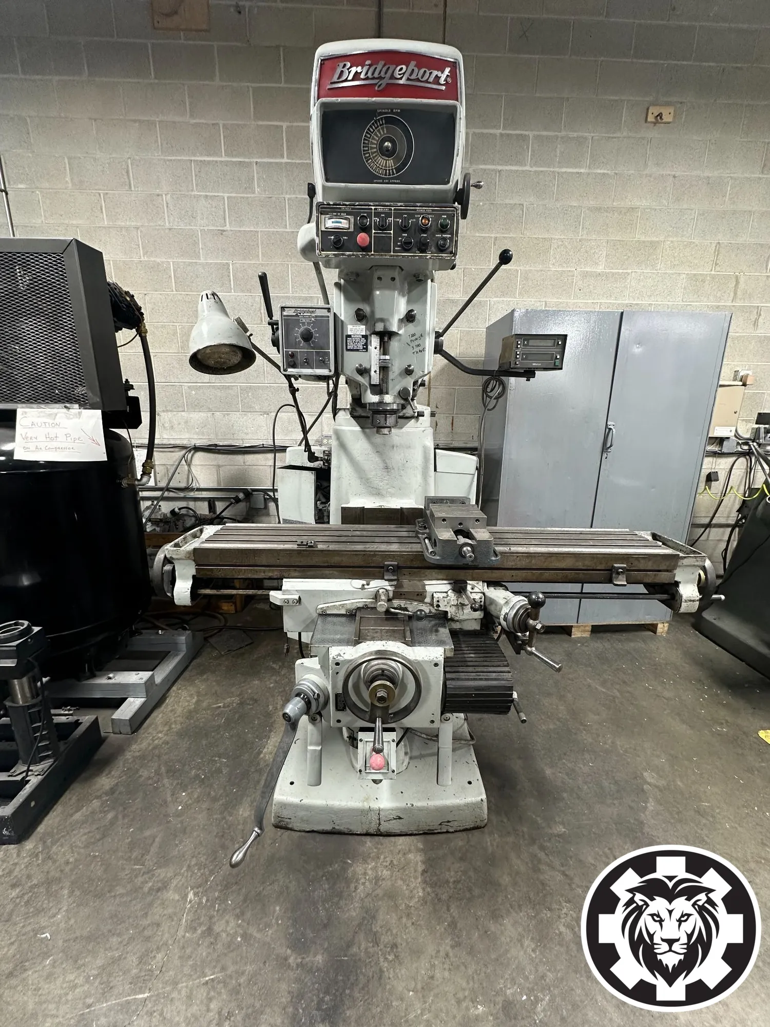 Used BRIDGEPORT Bridgeport Series II Vertical Mills 98 | Lion Machinery