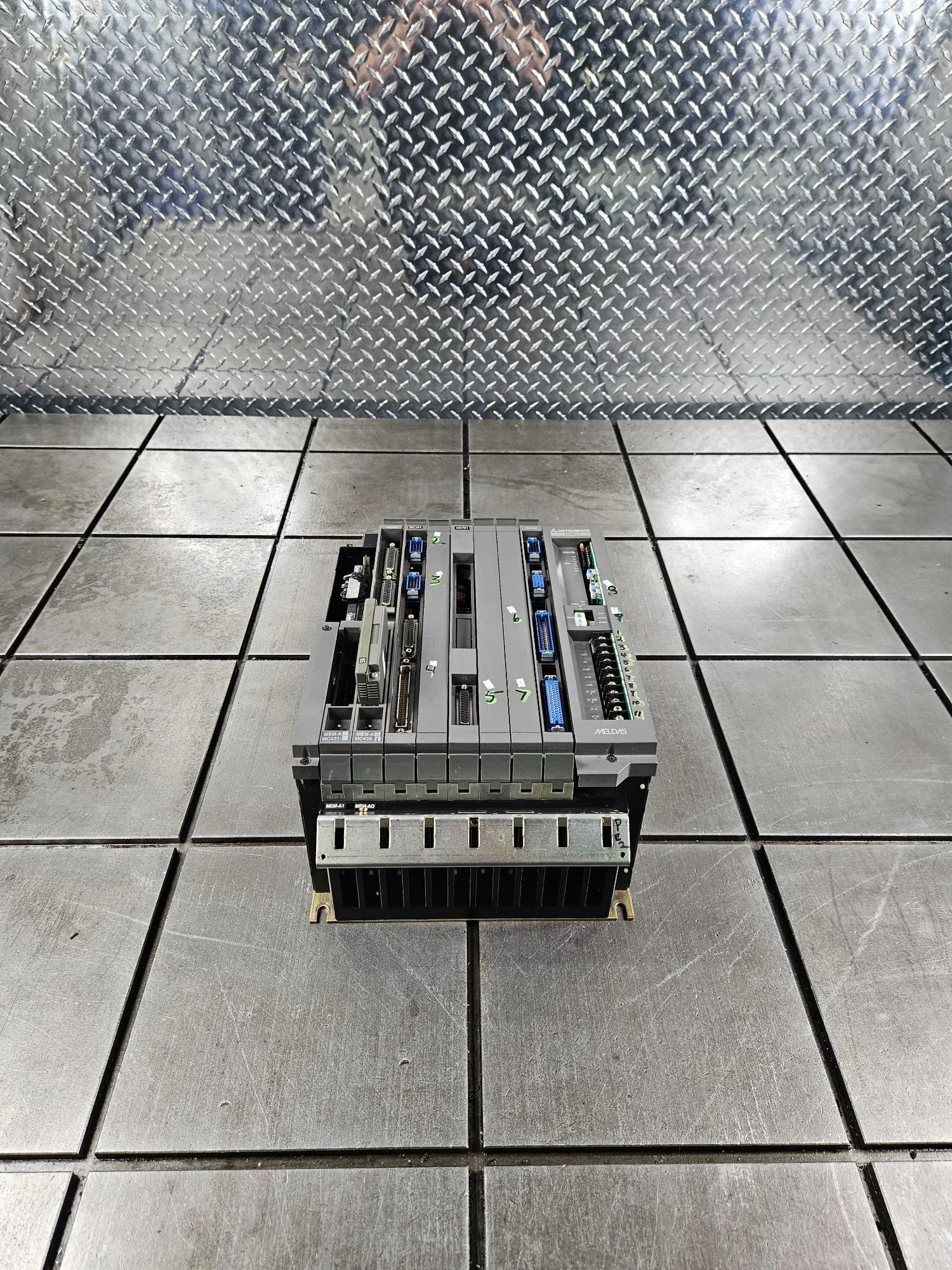 Used MITSUBISHI FCA M325MY-V Tooling 8104 | GMT