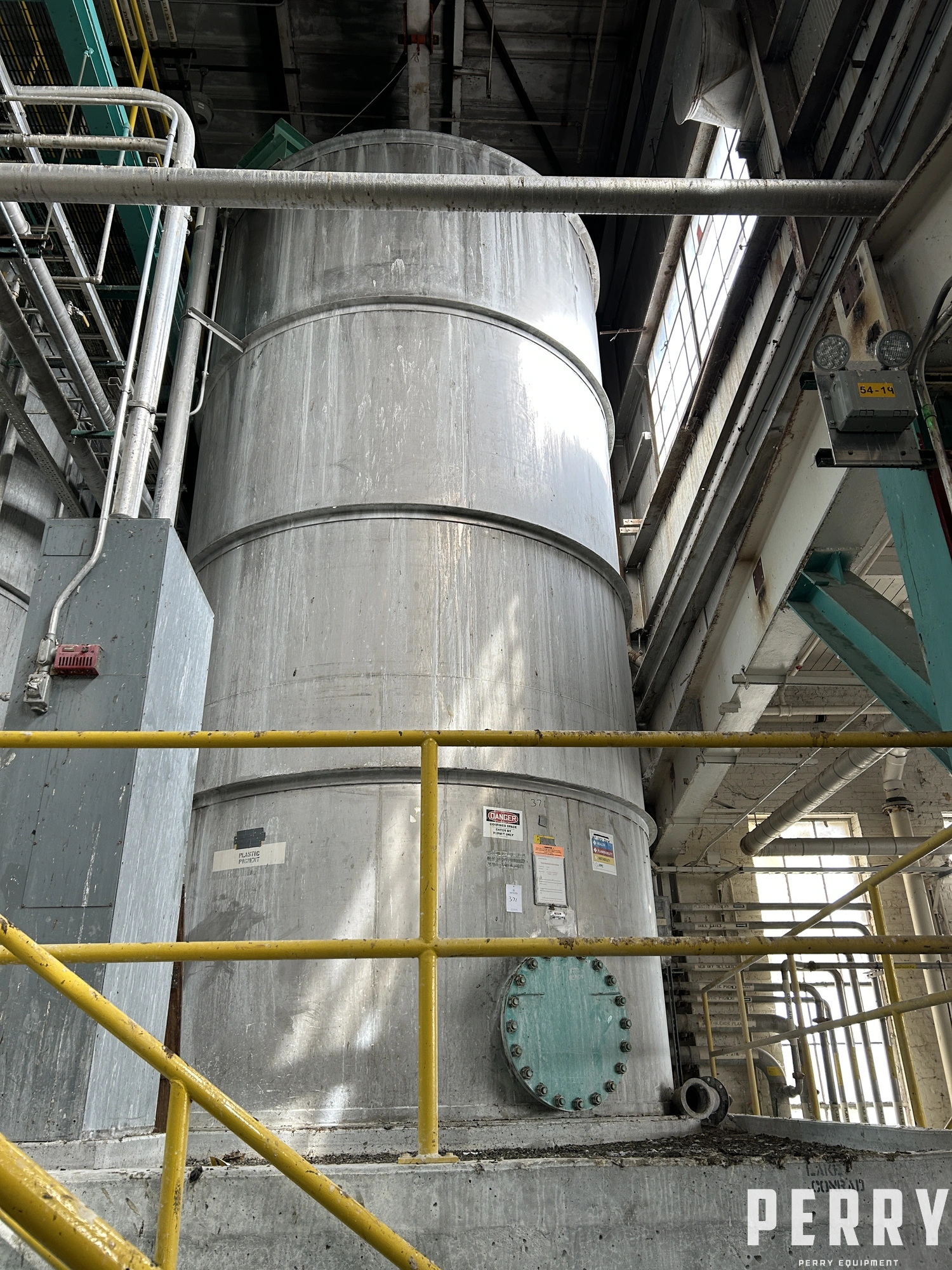 Used APACHE 2 Tank Steel Atmos. & Press. - 10,000 Gal. & Up 21799-371 ...