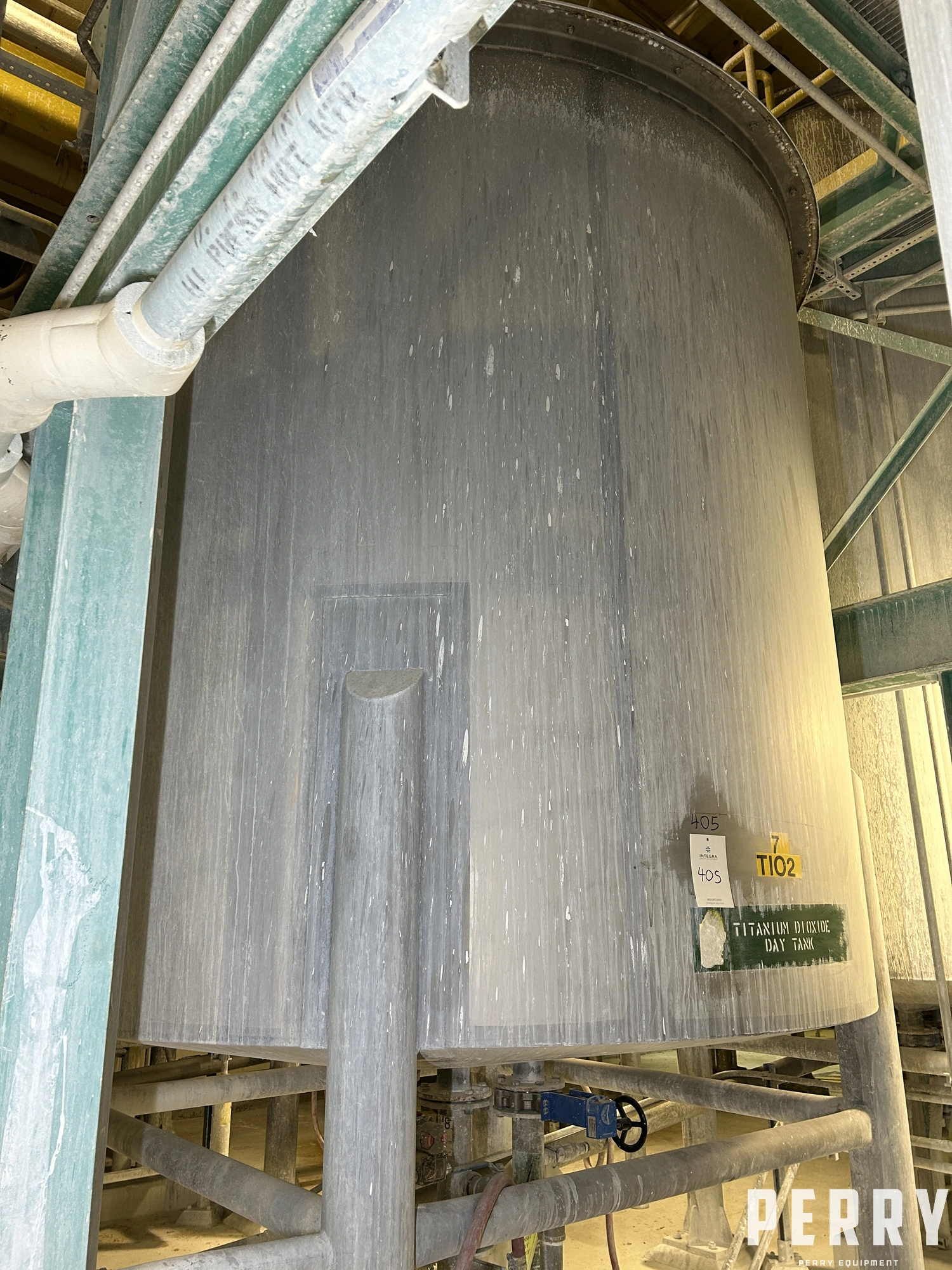 Used APACHE 2,750 GALLON Stainless Steel Tanks V889-405 | Perry Equipment