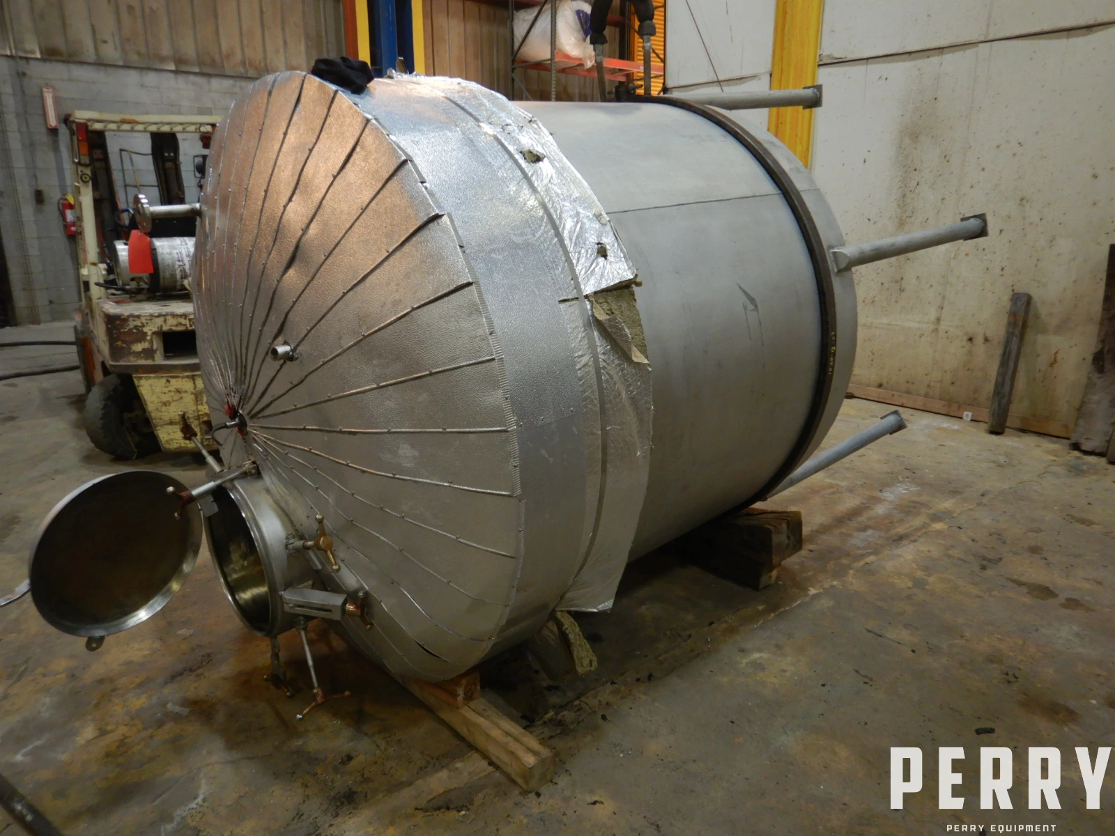 Used 1985 APV 1,000 Gallon Stainless Steel Tanks 856-030 | Perry Equipment