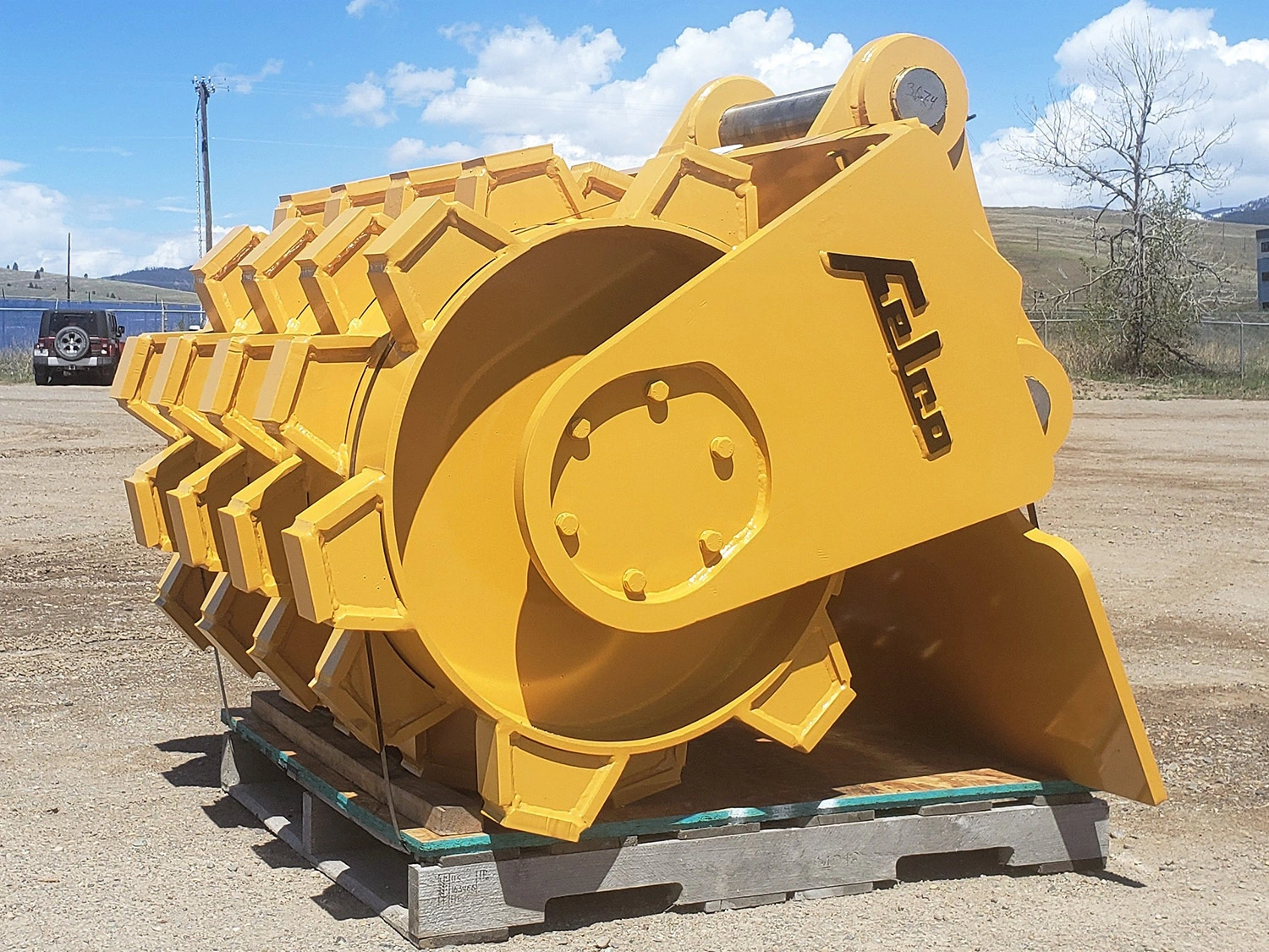 New FELCO INDUSTRIES Tamping Pad Wheel Compactors CATWALKS | Mid South ...