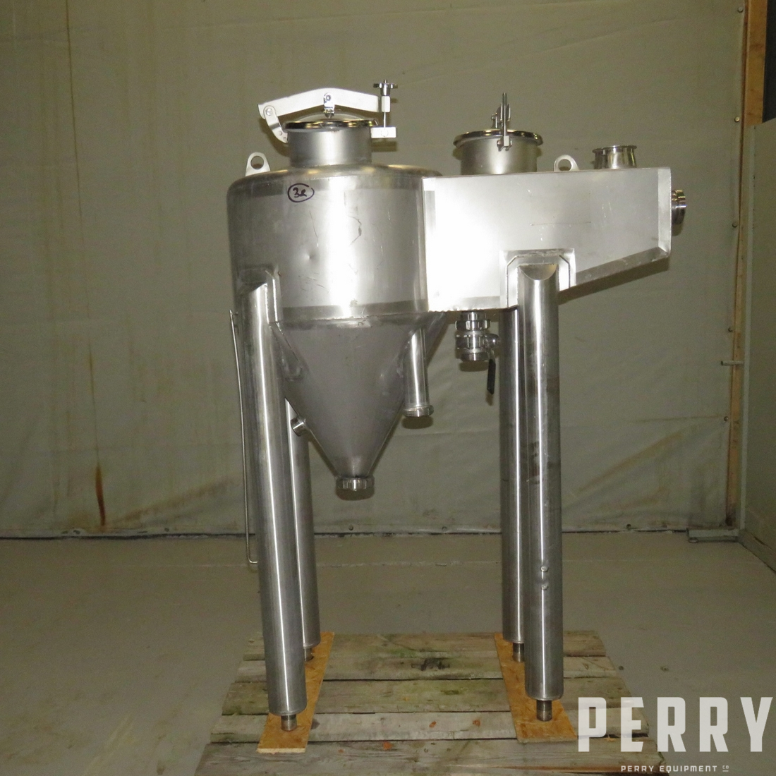 Used 210 Litre Tanks SS Europe 0-4,999 Litres VB0007-86 | Perry Equipment
