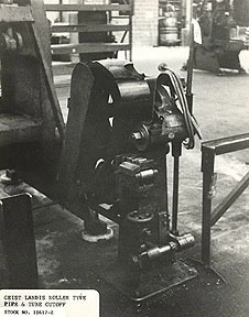 USED GEIST LANDIS MODEL NO. 2 ROLLER TYPE PIPE AND TUBE CUTOFF #10417 ...