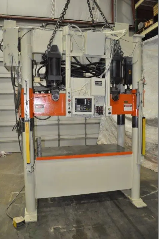 Used 1998 BECKWOOD #2002068 Hydraulic Press 9789 | Universal Press